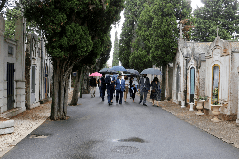 Cemitério De Oeiras Vai Ter Mais 476 Ossários
