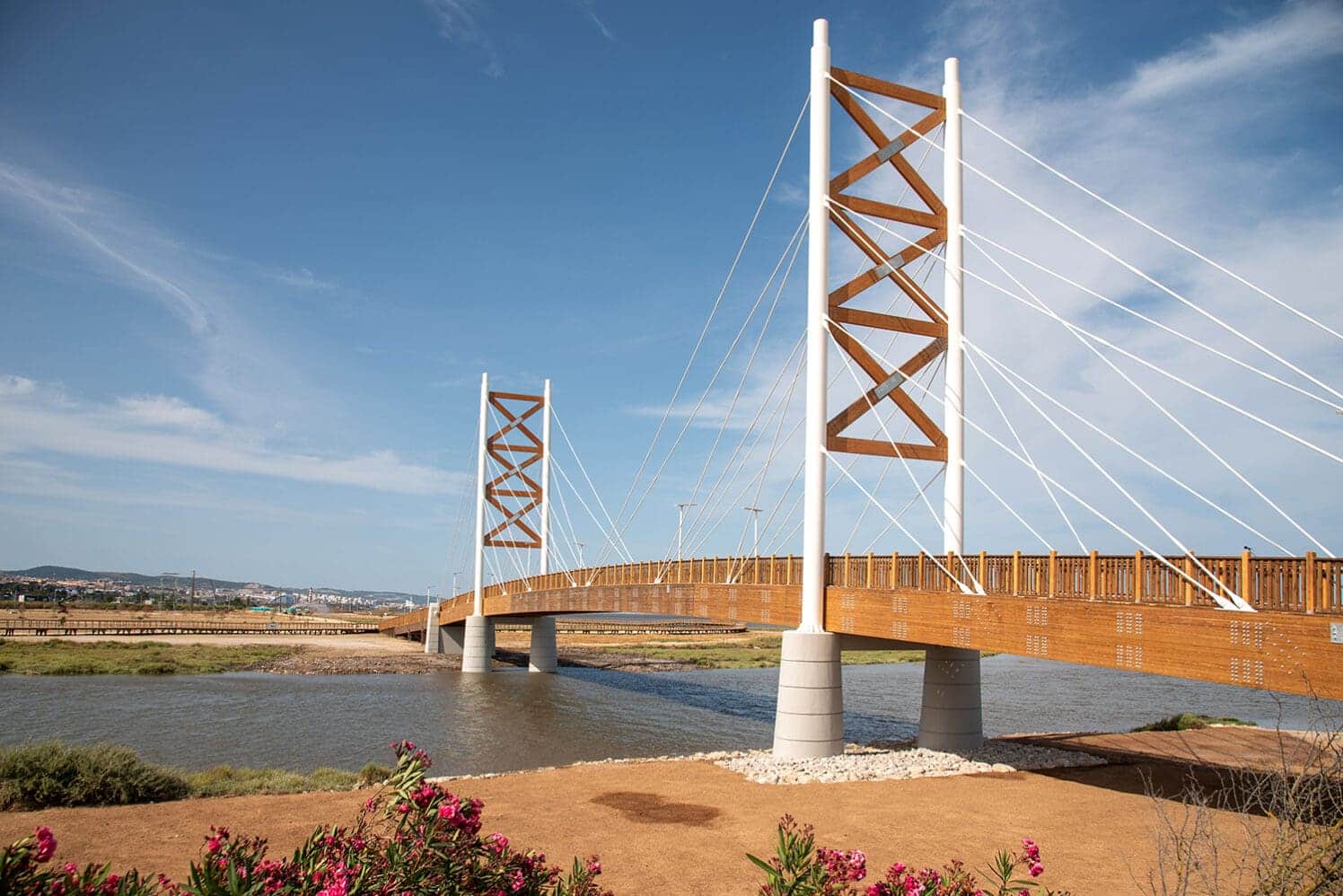 INAUGURAÇÃO DA PONTE CICLOPEDONAL SOBRE O RIO TRANCÃO - Olhares de Lisboa